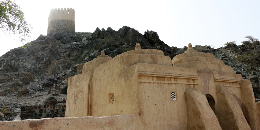 Al Bidyah Mosque Fujairah: UAE’s Iconic Historic Landmark - TripXL
