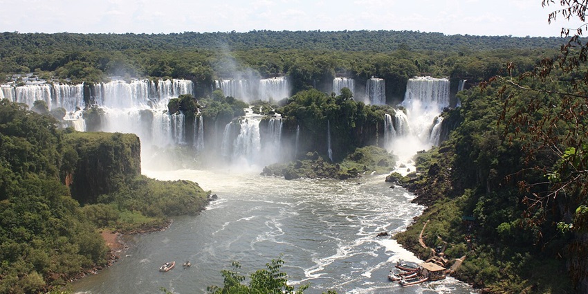 Dangerous Waterfalls In The World: Unveiling Deadly Beauty - TripXL