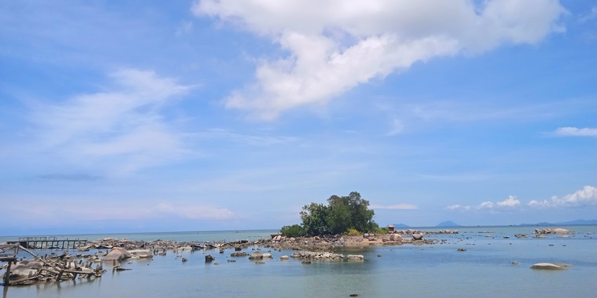 Smallest Islands In The World: Tiny Paradises Worth Exploring - TripXL