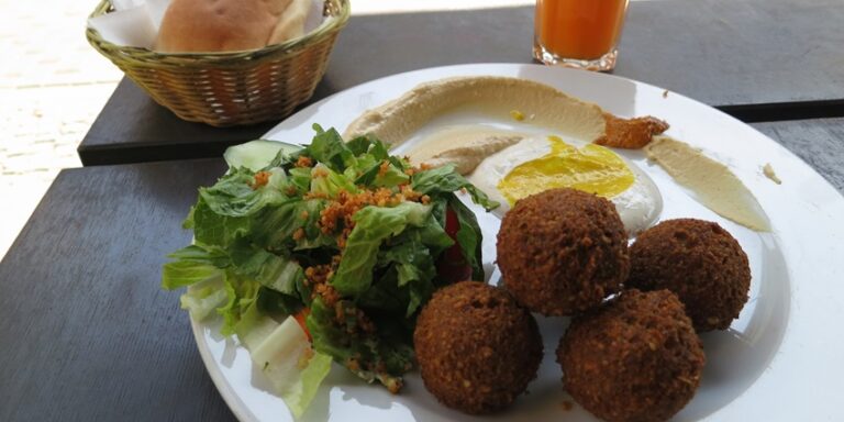 Food In Kuwait: Traditional Dishes That Define Kuwaiti Cuisine - TripXL